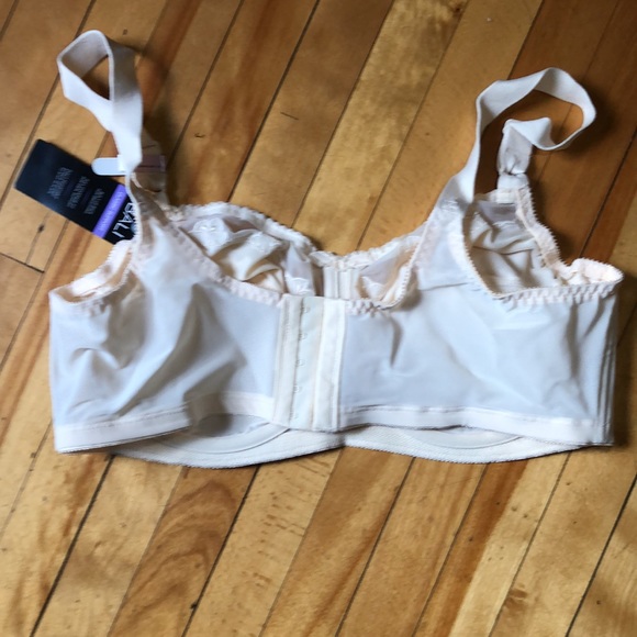 Bali | Intimates & Sleepwear | Bali Classic Support Underwire Bra Light ...